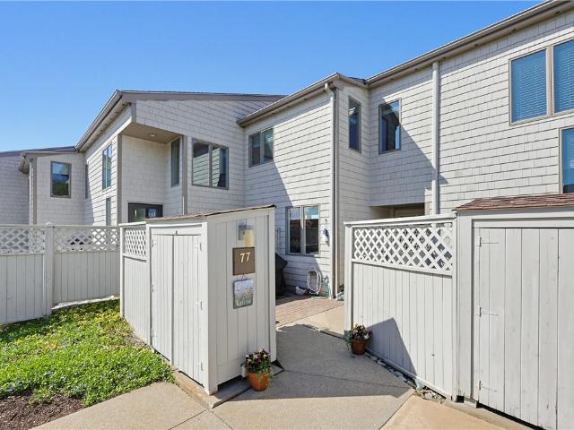 77 Windward Lane