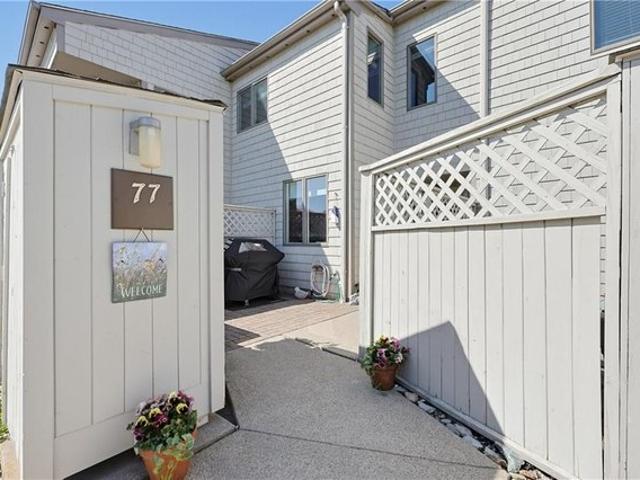 77 Windward Ln, Bristol, RI 02809