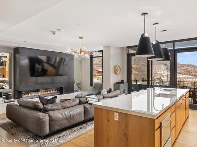 77 Wood Rd Unit 303, Snowmass Village, CO 81615