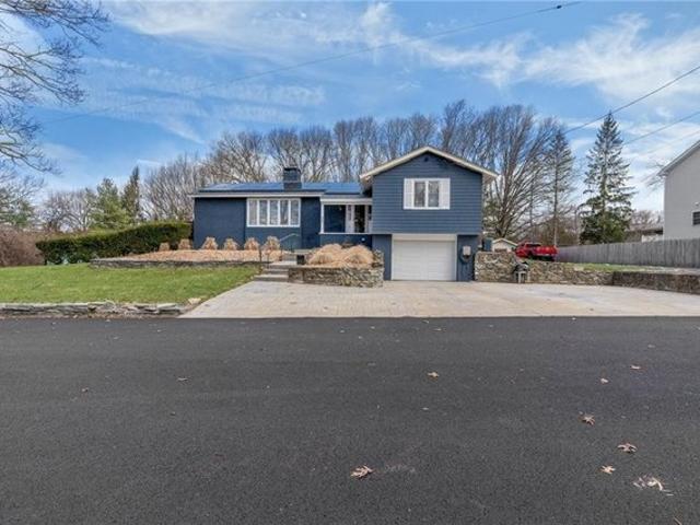 77 Woodlawn Ave, North Providence, RI 02904