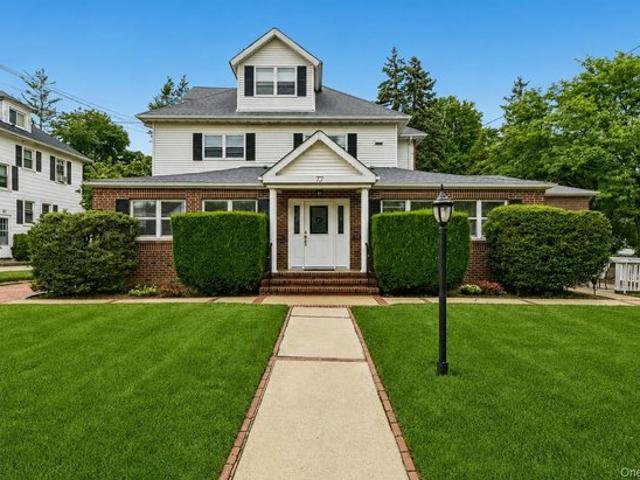 77 Andrew St, Manhasset, NY 11030