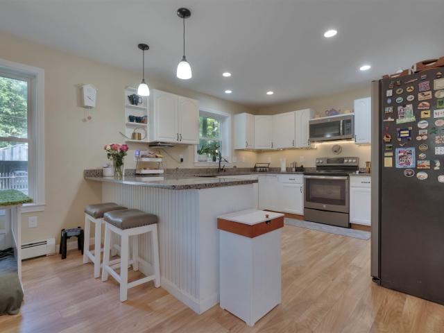 77 Barker's Pond Road