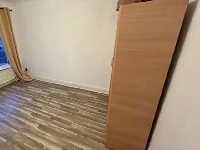 77 Berkeley Avenue, London, UB6 0NY, United Kingdom | Room for rent #139405267 | Rentberry