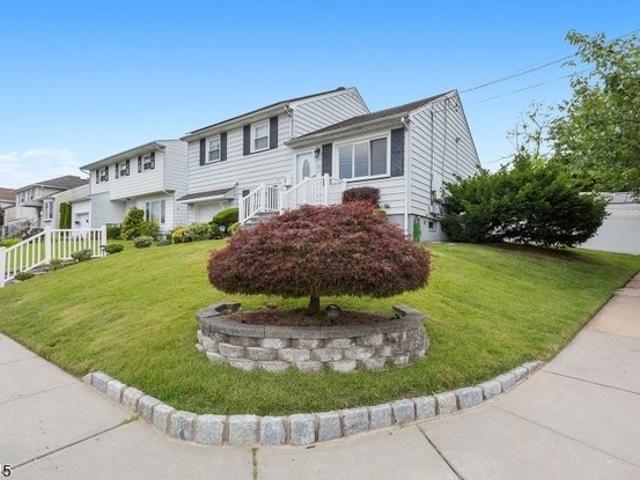 77 Bernice Rd, Belleville, NJ 07109