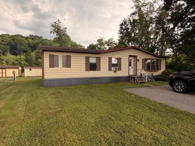 77 Blarney Cir, Mohrsville, PA 19541