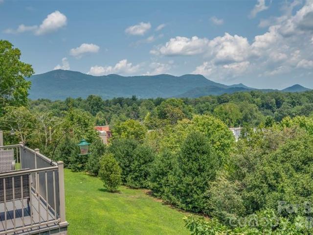 77 Chestnut St Unit 305, Tryon, NC 28782