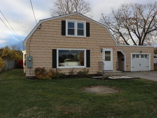 77 Chestnut St, Rochester, NH 03867