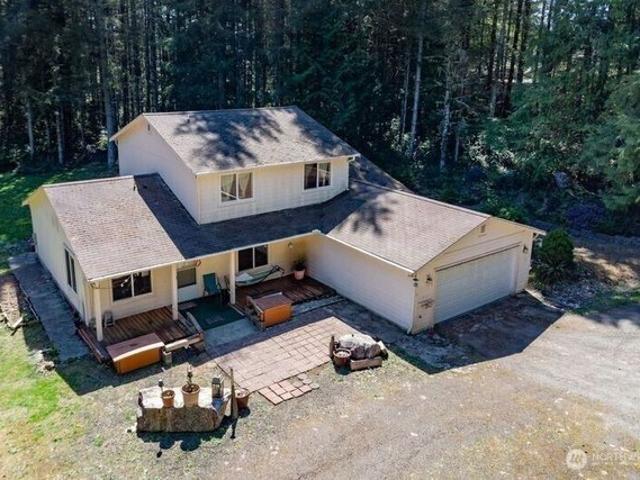 77 Chickadee Ln, Quilcene, WA 98376