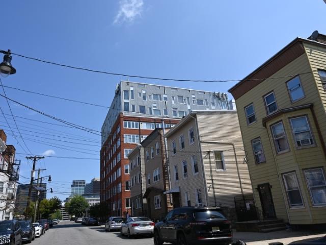 77 Columbia St # 3