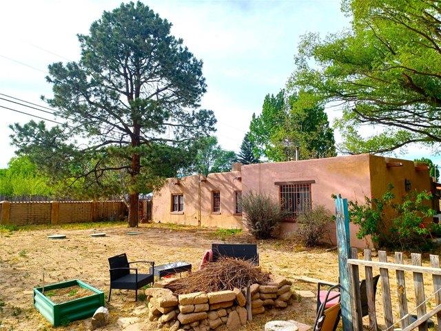 77 County Road 5, Espanola, NM 87532