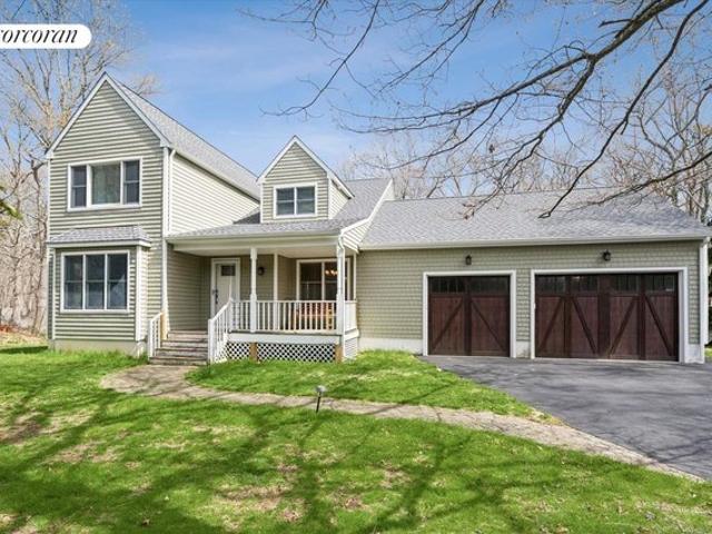 77 Drew Dr, Eastport, NY 11941