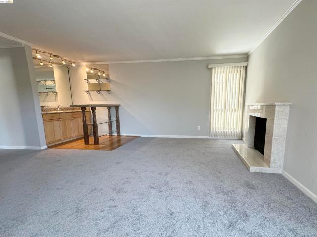 77 Fairmount Ave, Unit 220, Oakland, CA 94611 | MLS #41122 | Compass