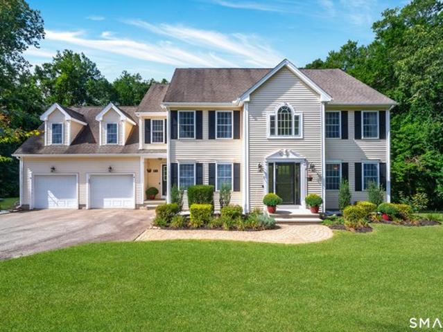77 Falls Landing Rd, Deep River, CT 06417