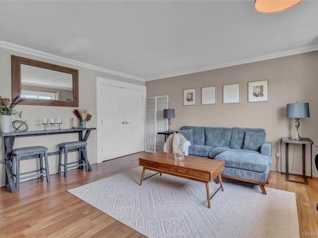 77 Farmers Ave, Lindenhurst, NY 11757 | MLS #977554 | Compass