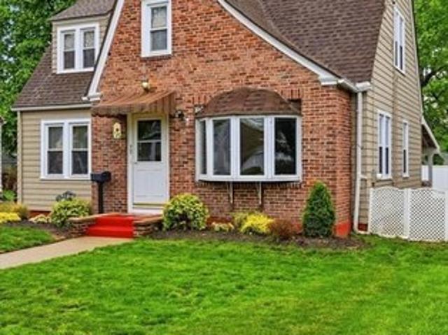 77 Fresno St, Springfield, MA 01104