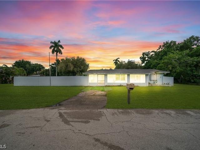 77 Glenmont Dr W, North Fort Myers, FL 33917