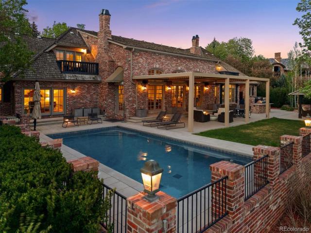 77 Glenmoor Drive