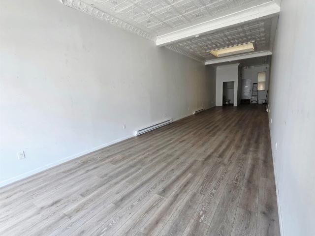 77 Gregory Ave