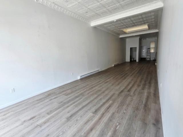 77 Gregory Ave