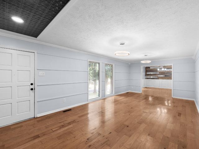 77 Hansford Pl