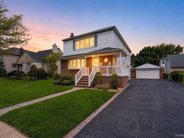 77 Hendrickson Ave, Lynbrook, NY 11563