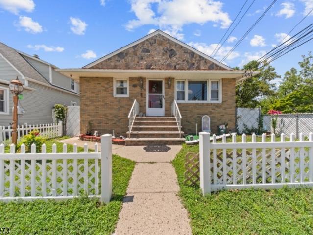 77 Herman St