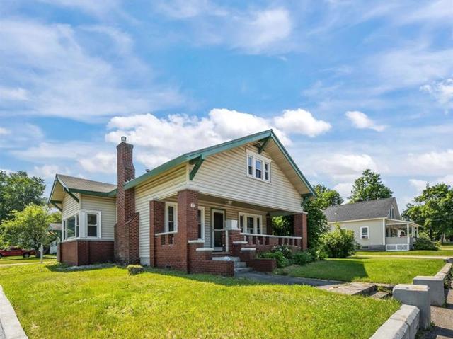 77 Highland St, Laconia, NH 03246