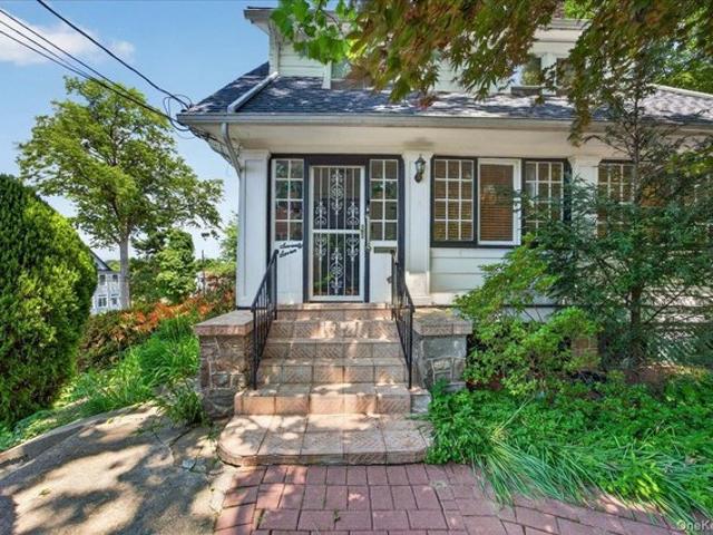 77 Irving Pl, New Rochelle, NY 10801