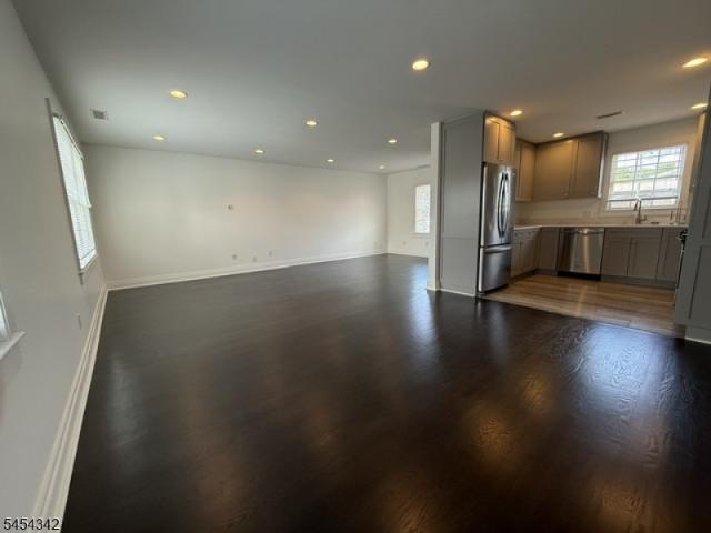 77 Jefferson Pl