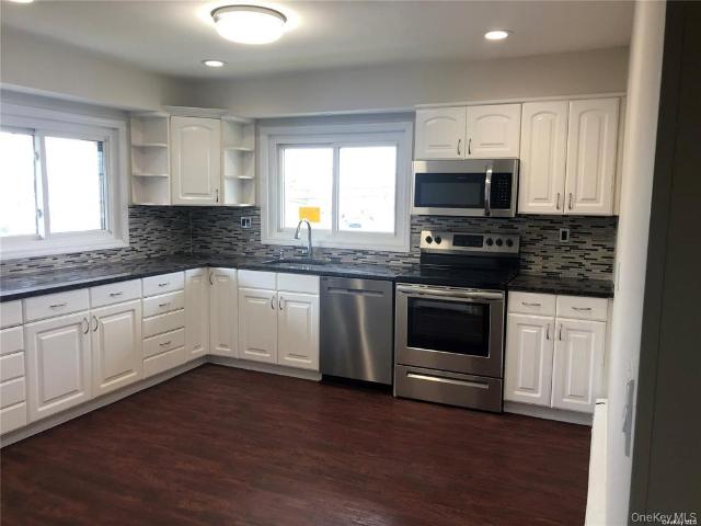 77 Nassau Lane U