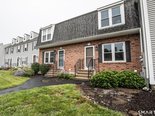 77 Newbury Ln Unit 77, Wallingford, CT 06492