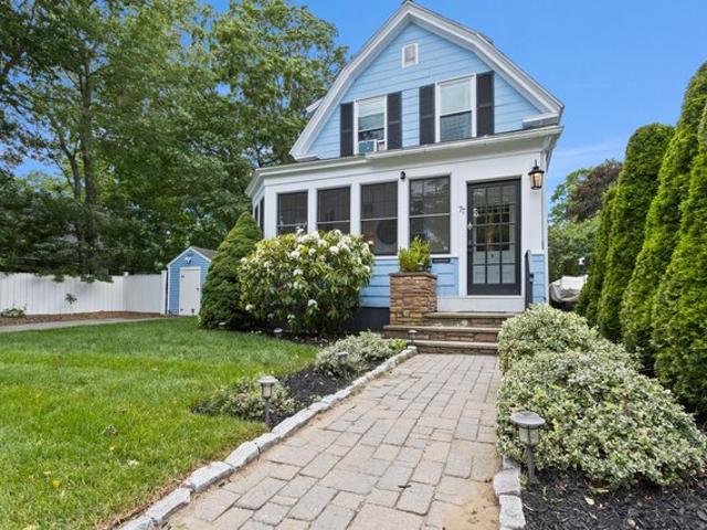 77 Ocean Ave, Old Orchard Beach, ME 04064