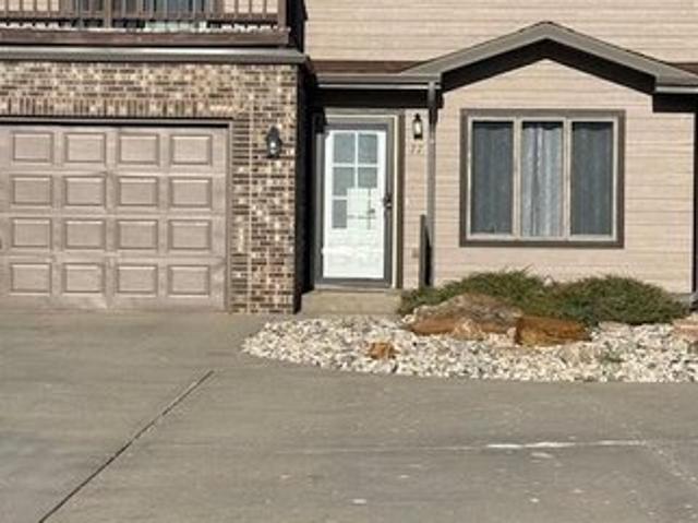 77 Paradise Dr, Watertown, SD 57201