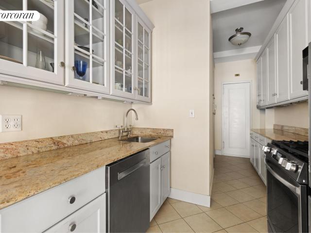 77 PARK Avenue 2C