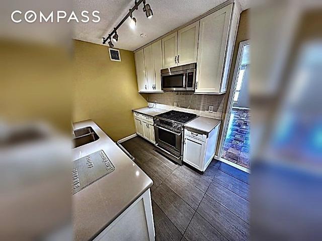 77 Pond Ave 1001, Brookline, MA