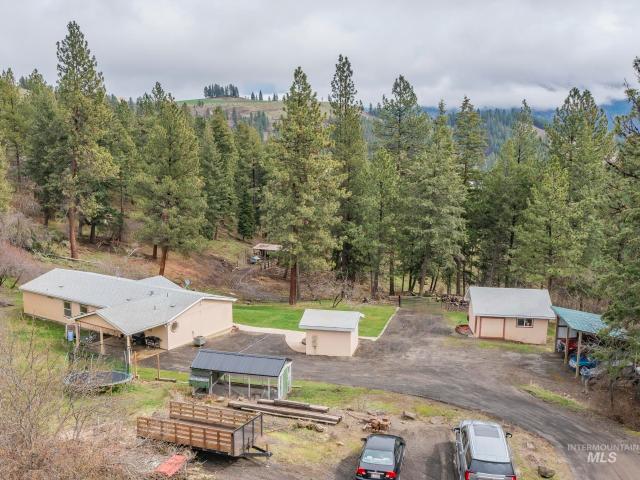 77 Poplar Drive