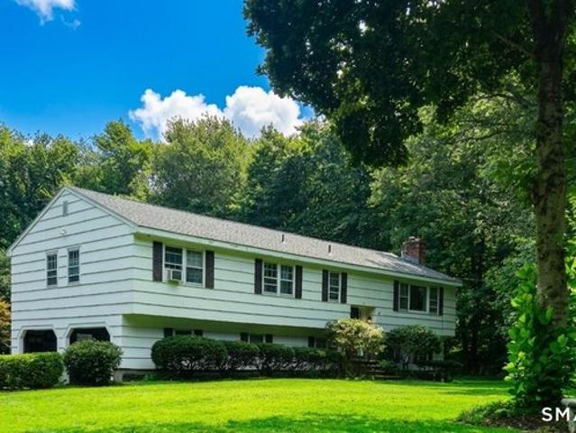 77 Pleasant Dr, Bethany, CT 06524