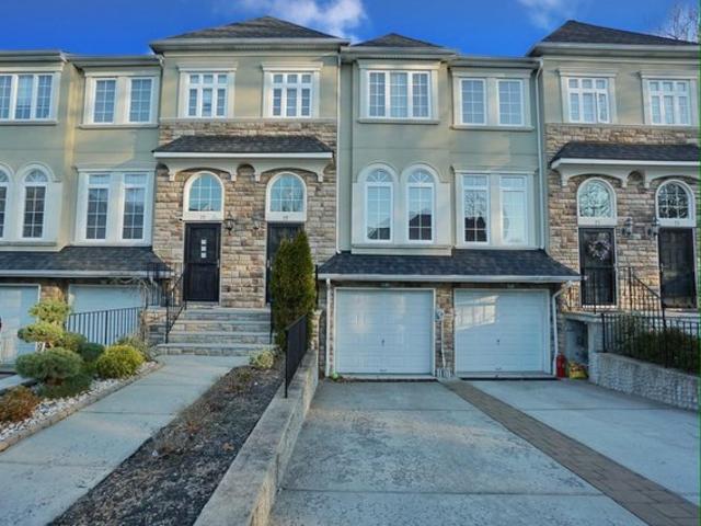 77 Presentation Cir, Staten Island, NY 10312