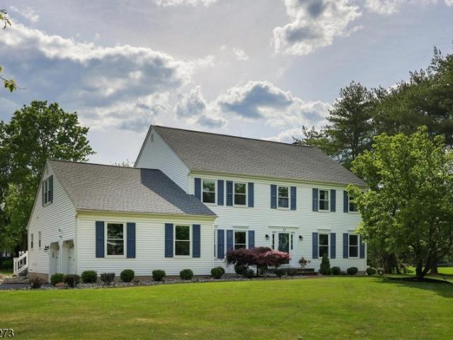 77 Ridgeview Dr