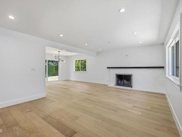 77 Ross Place