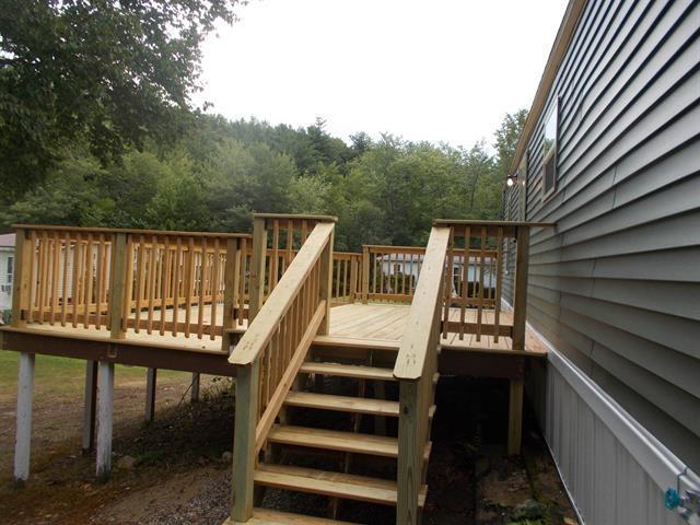 77 Royalcrest Park