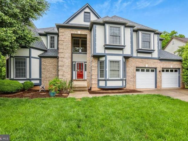 77 Rutherford Cir, Sterling, VA 20165