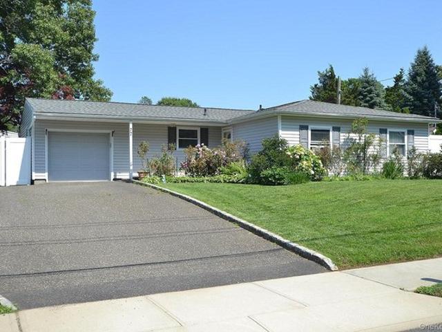 77 S Bicycle Path, Selden, NY 11784