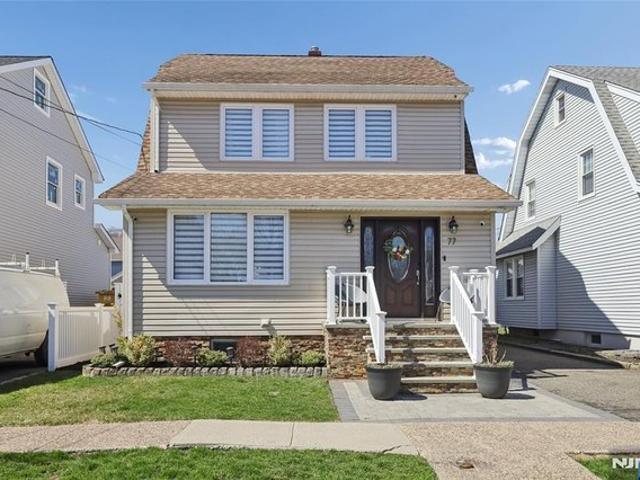 77 Scrivens St, Totowa, NJ 07512