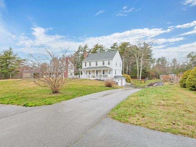 77 Shallow Pond Ln, Plymouth, MA 02360