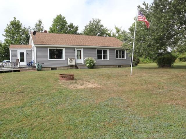 77 Spring Hill Rd, Palmyra, ME 04965