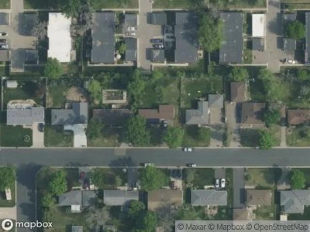 77th St E