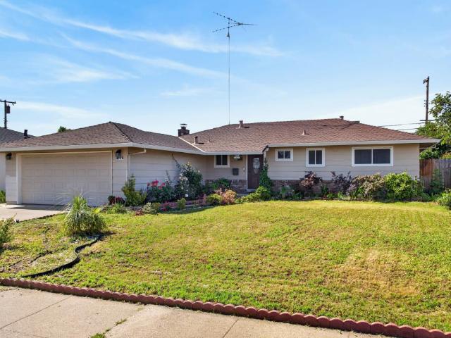 7404 Lindale Dr, Sacramento, CA 95828 | MLS #226053 | Compass
