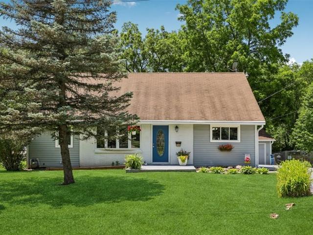 7404 SW 17th St, Des Moines, IA 50315