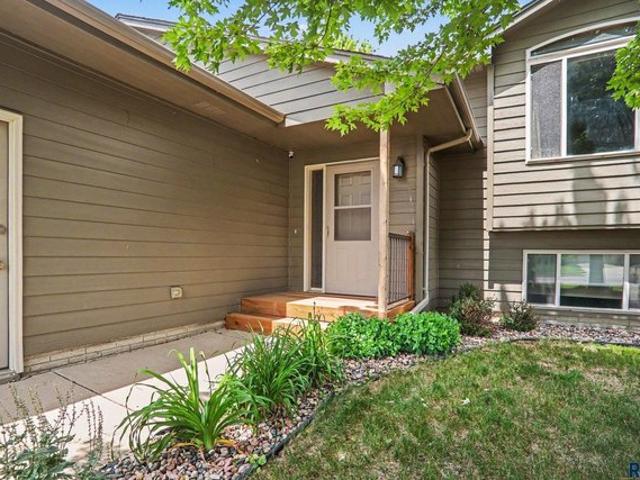 7404 W 66th St, Sioux Falls, SD 57106